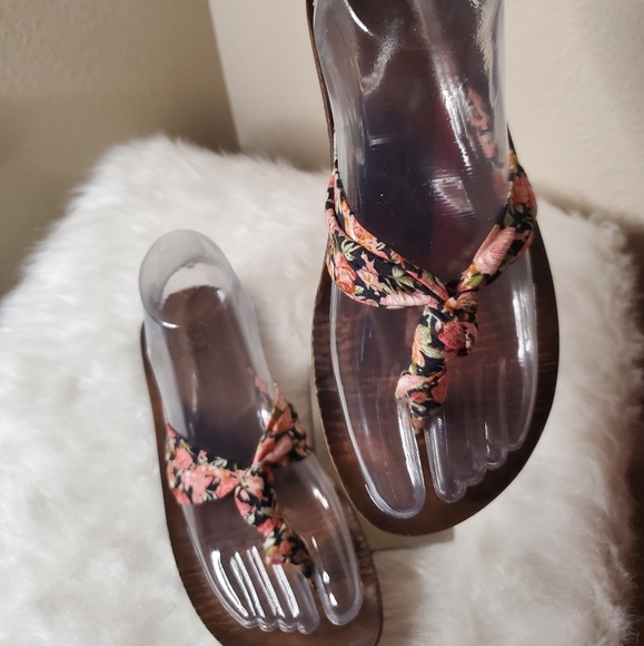 owl | Shoes | Floral Print Sandal | Poshmark